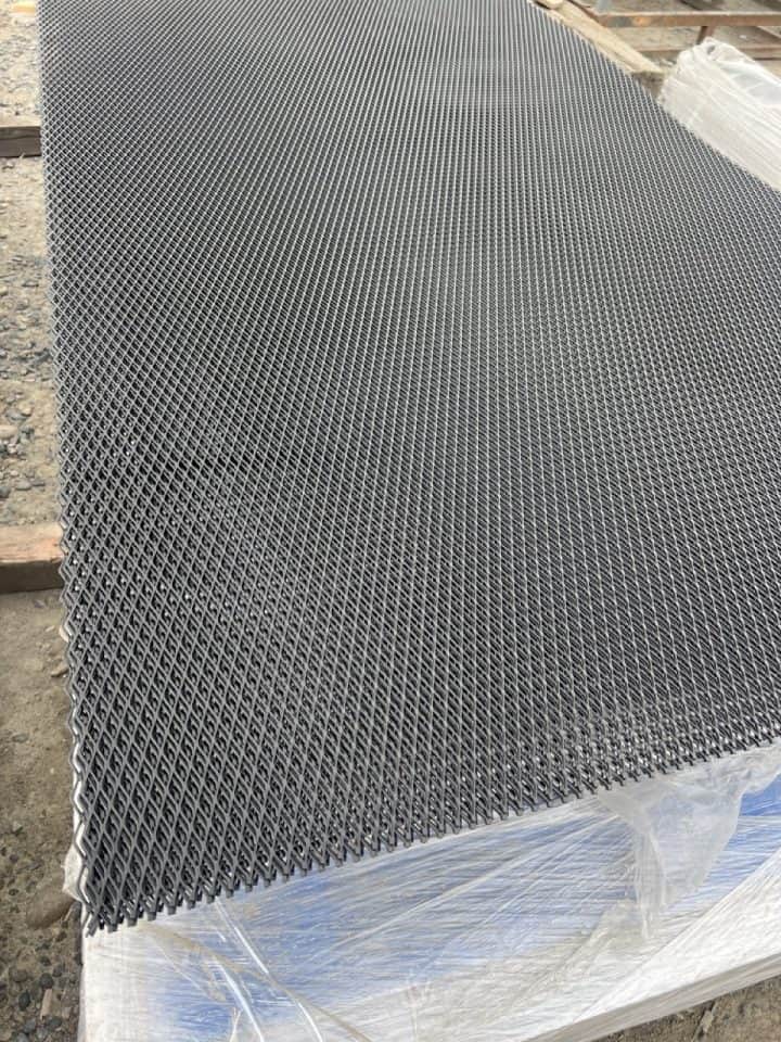 Expanded Sheet metal 4x8ft - Ornamental Fence Products